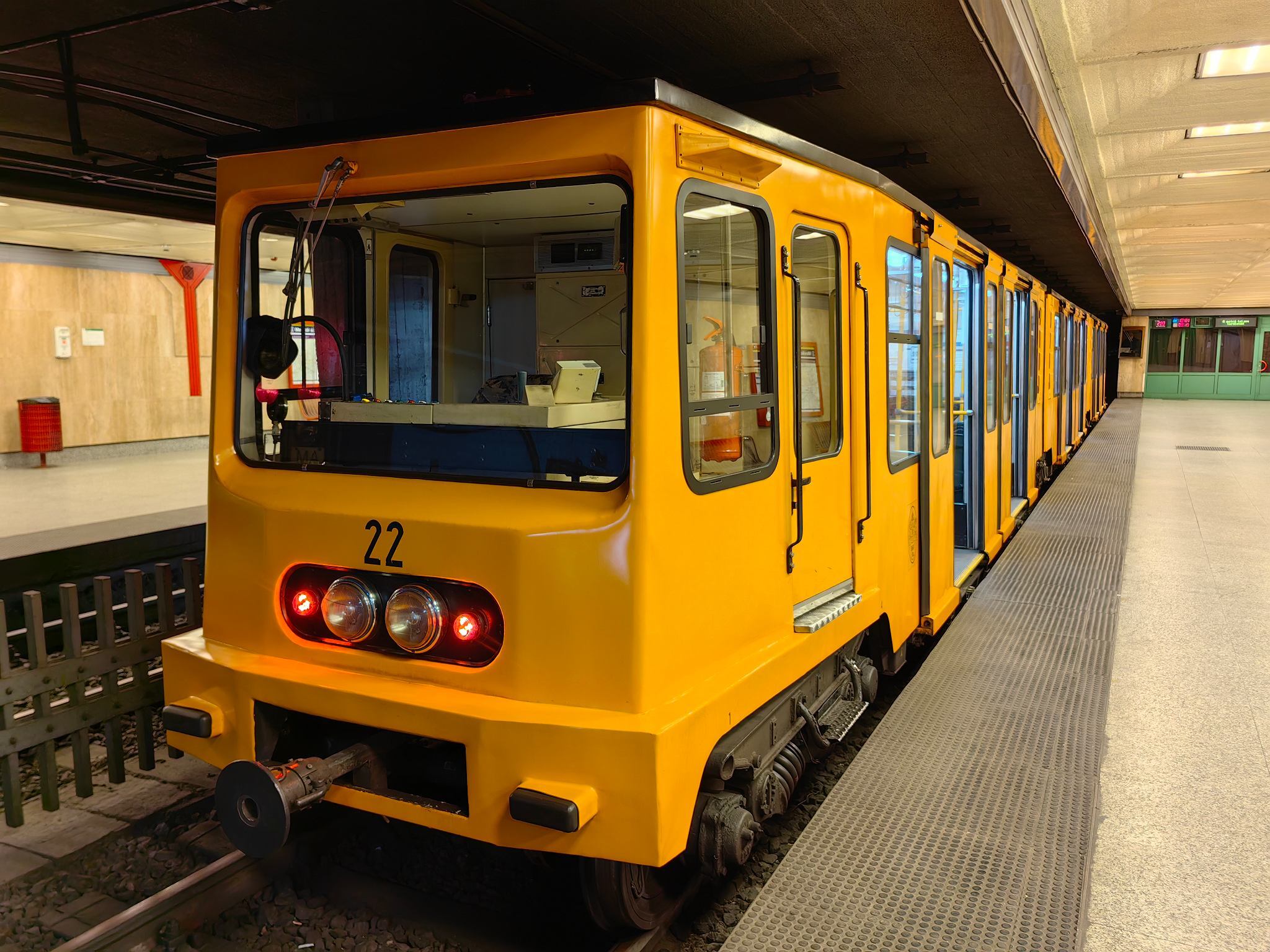 Metro w Budapeszcie – linie, bilety i godziny kursowania